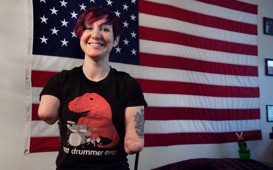 Did you know a former bomb technician, who lost both of her arms, still ...