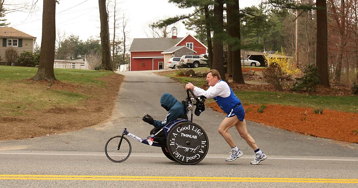 Boston Marathon Icon Dick Hoyt Who Pushed Son In Wheelchair For 32