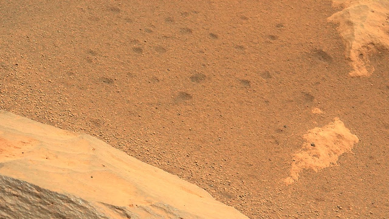 Stains and Footprints on Mars surface spotted by Perseverance Rover ...