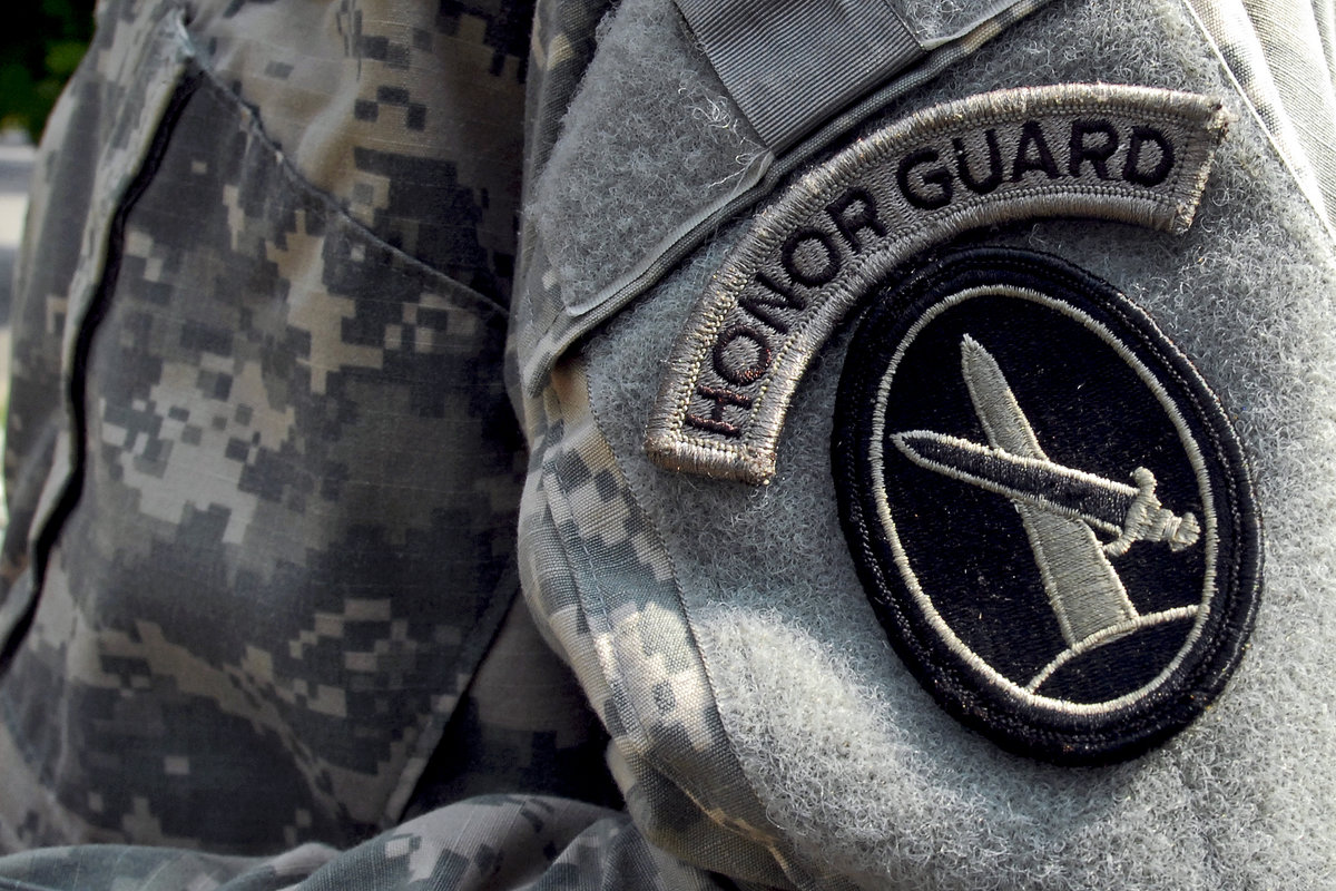 Should the Army designate an honor guard tab for soldiers that perform ...