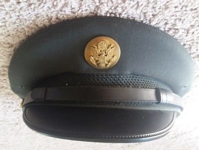 In the USMC, why do they have 2 different caps for the service uniform ...