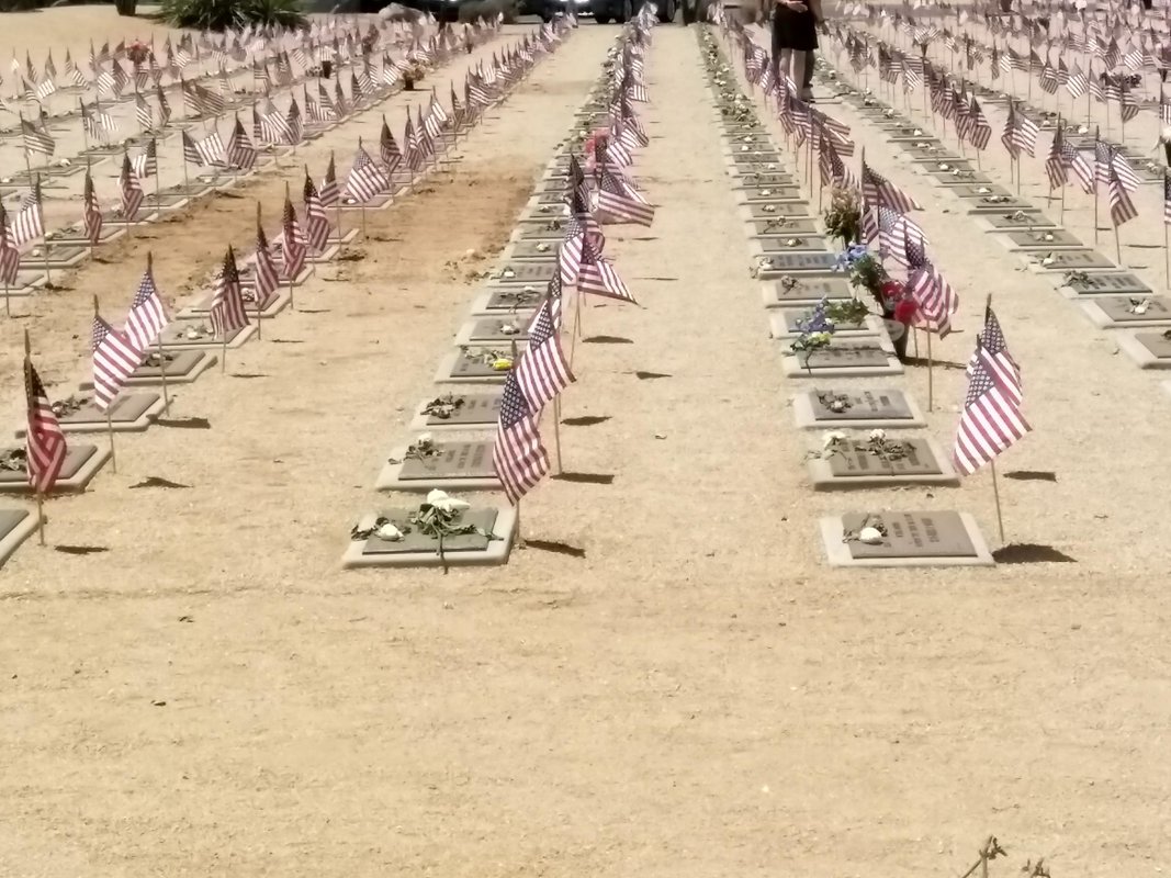 Hundreds pay tribute to Arizona's fallen soldiers at National Memorial ...