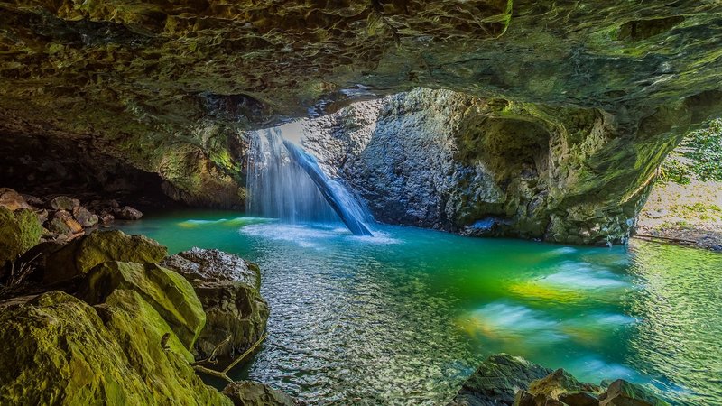 Natural Bridge over Cave Creek, Springbrook National Park, Australia ...