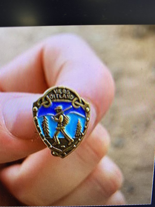 Does anyone know where to purchase the big version of the Norwegian ...